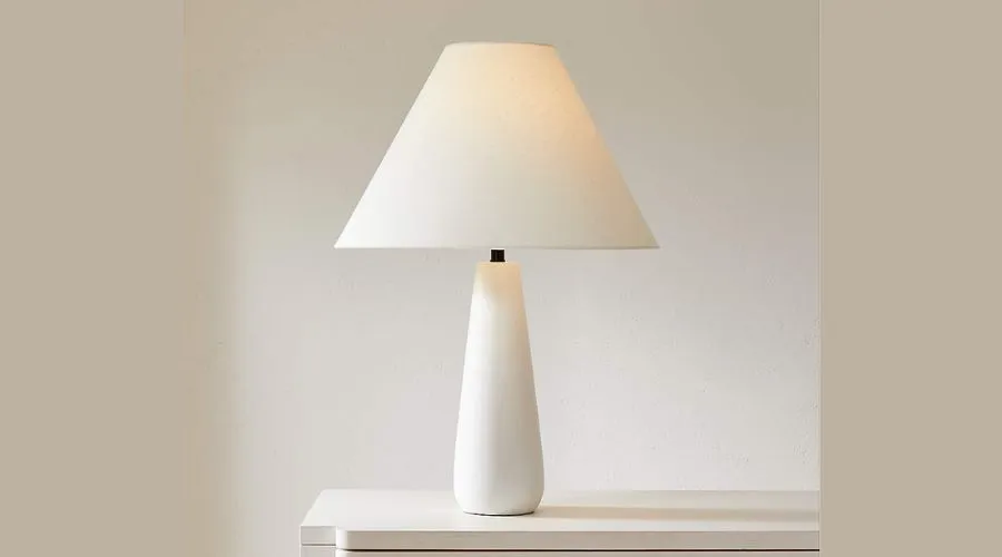 Light Up Your Life: Trendy Table Lamps to Enhance Your Décor