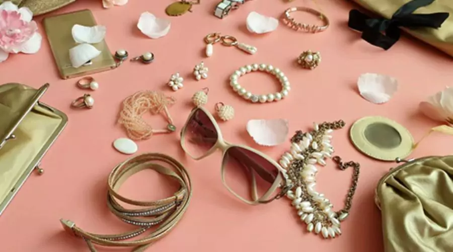 Elevate Your Everyday Look With Timeless Women's Accessories