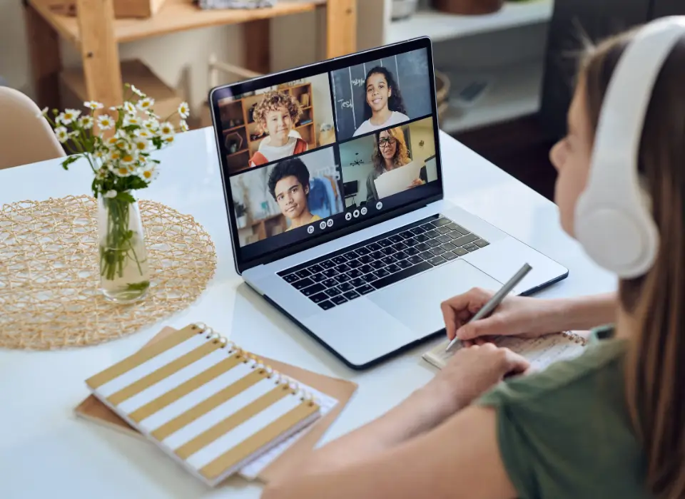 Small Group Online Classes for Skillful & Engaging Learning